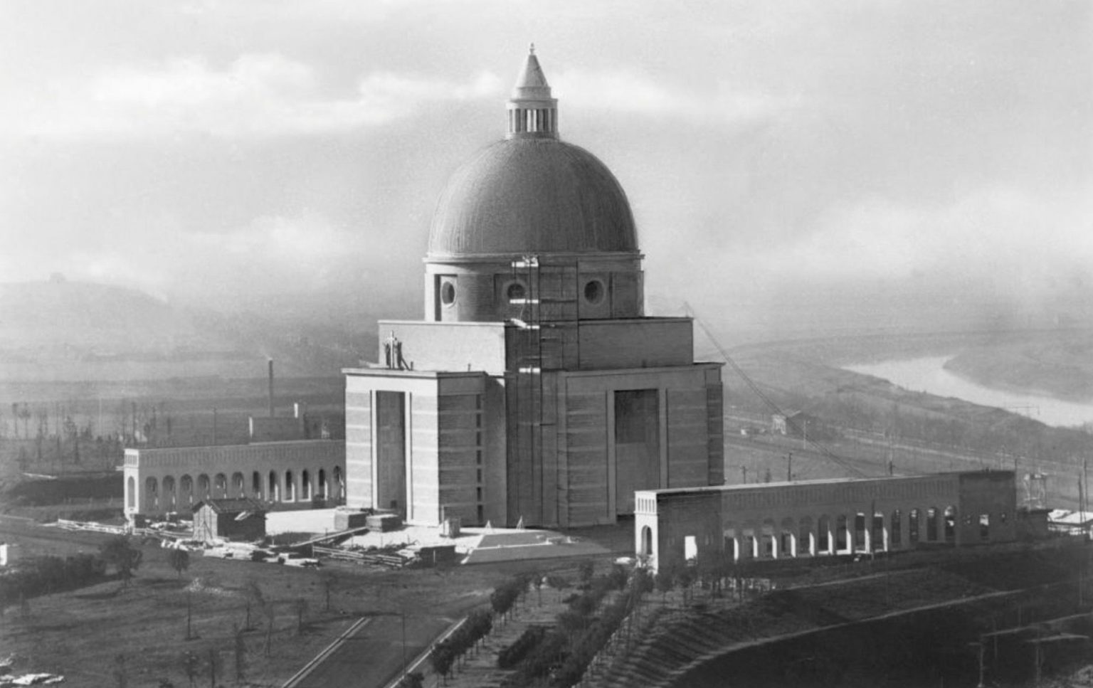 Walk Through Rome’s Futuristic City: EUR - Italy Segreta - Travel