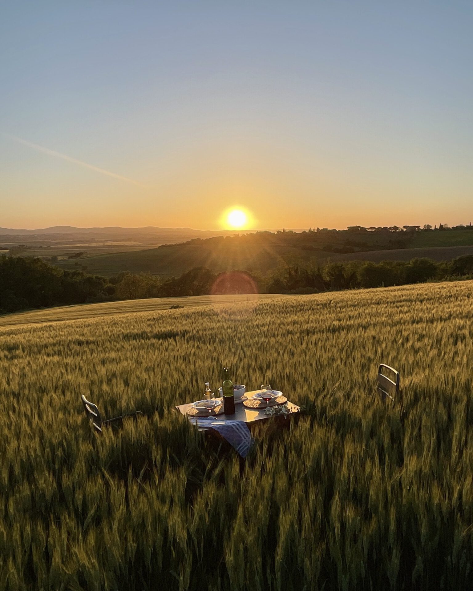 The Italy Segreta Wheat Field Table - Italy Segreta