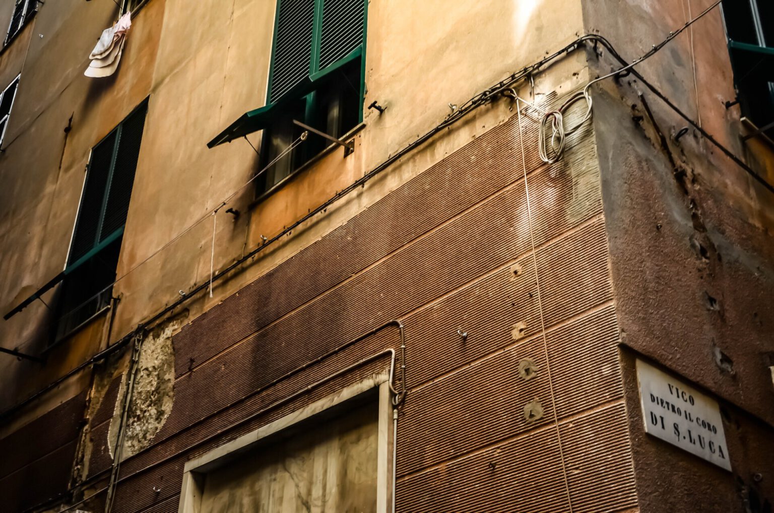 The Exuberant Buildings of Genova’s Caruggi - Italy Segreta - Culture