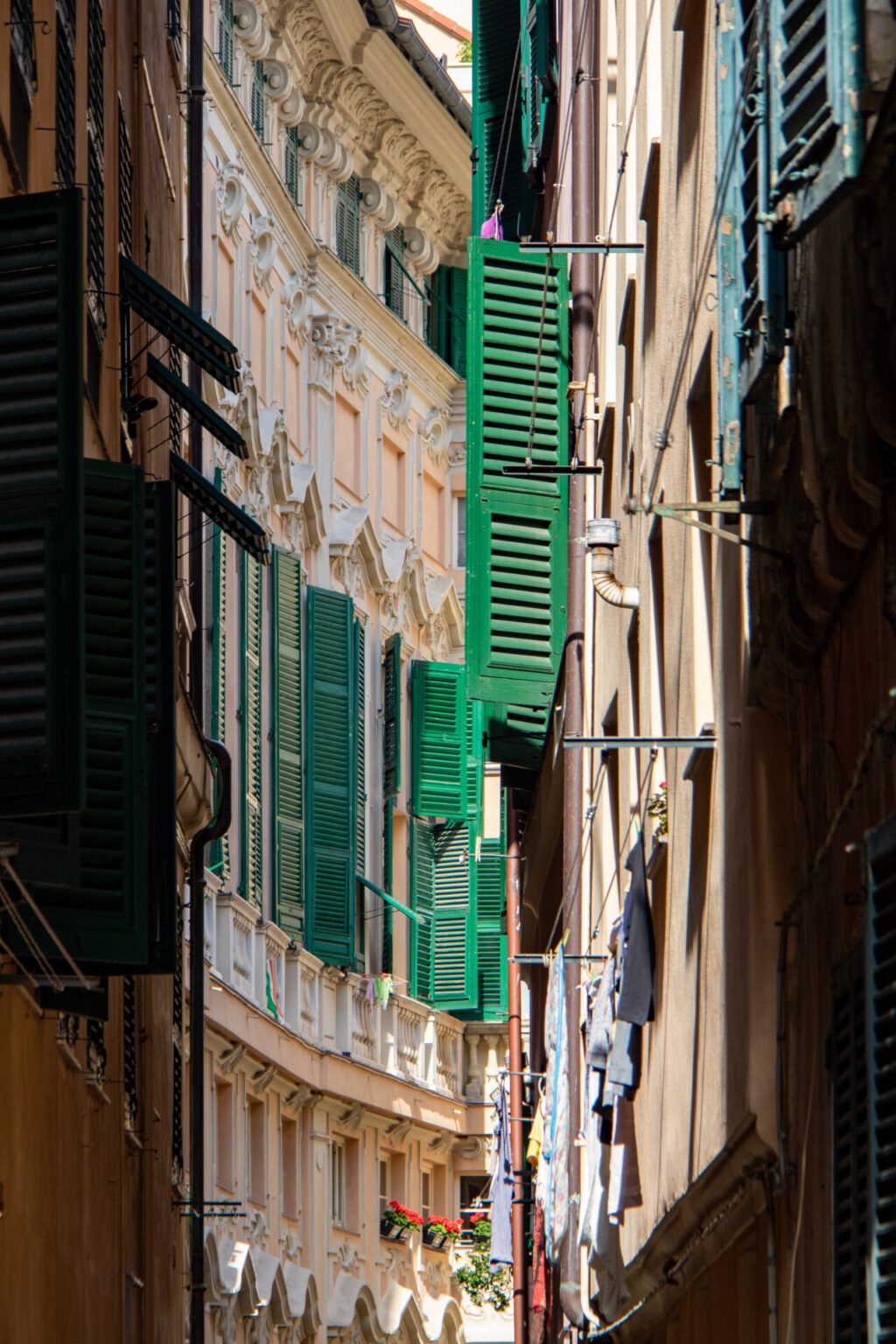 The Exuberant Buildings of Genova’s Caruggi - Italy Segreta - Culture
