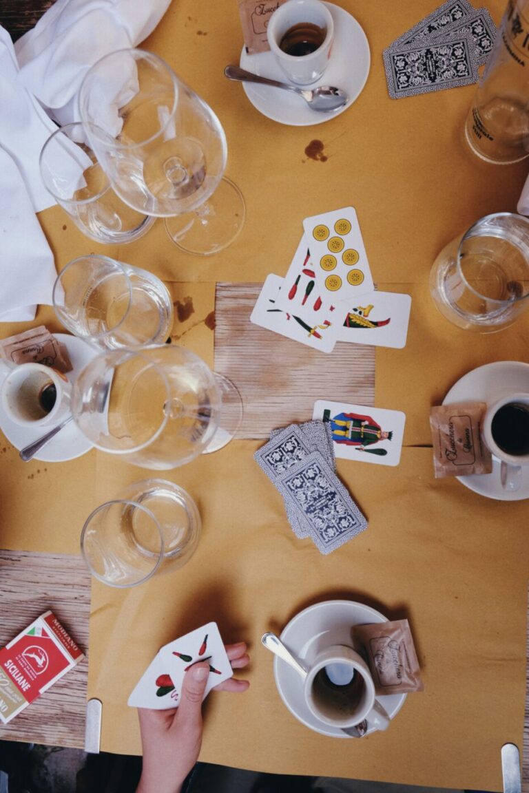 The 5: Classic Italian Card Games - Italy Segreta - Culture
