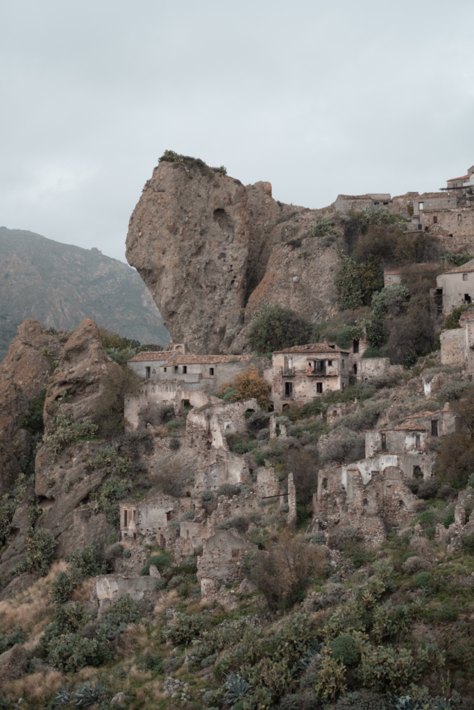 The Last Local Standing in Calabria’s Ghost Town of Pentedattilo ...