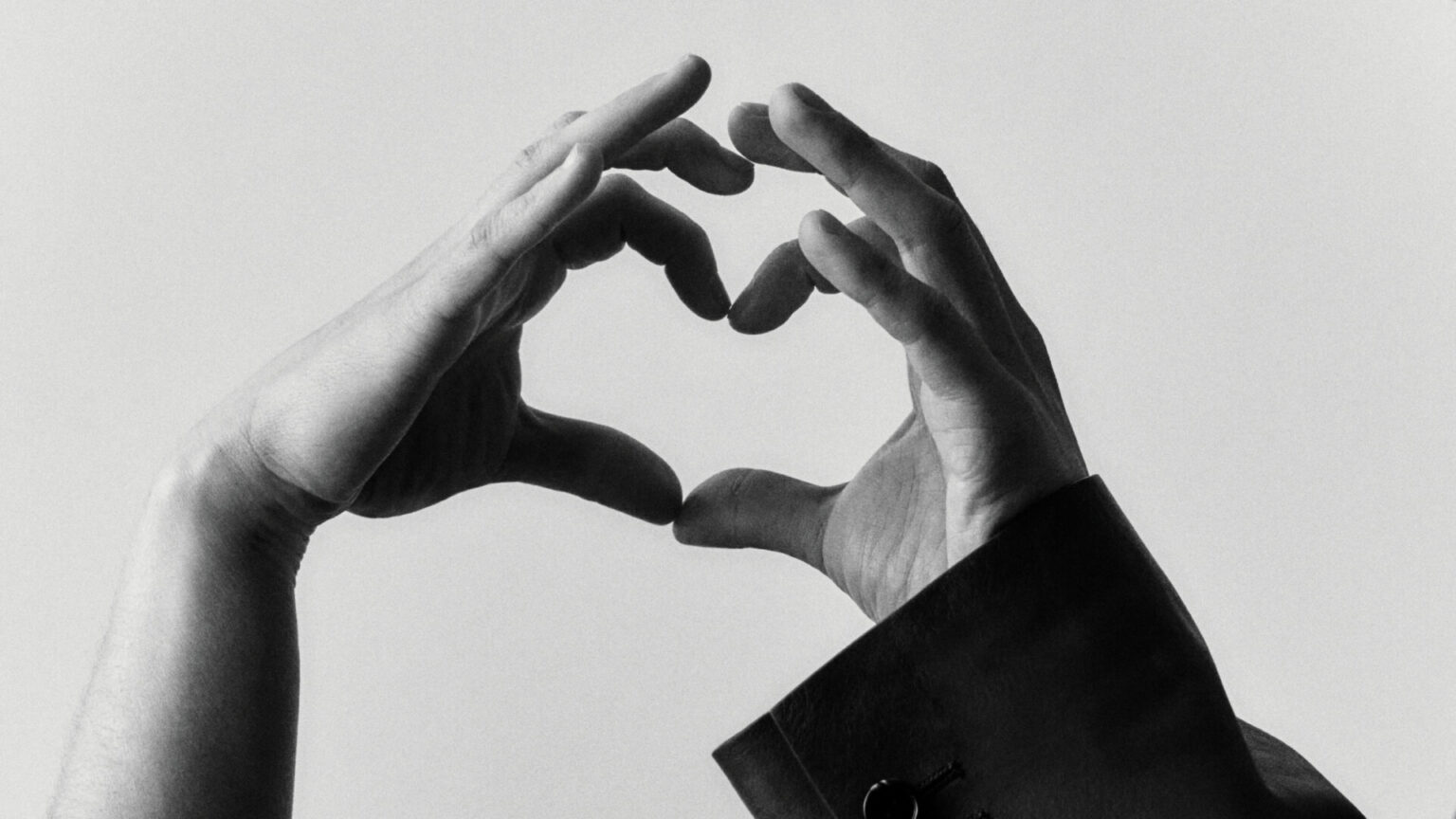 How to Speak With Your Hands: 6 Italian Gestures to Know - Italy ...